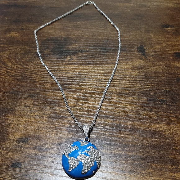 Accessories | World Map Pendant Necklace Silver W Free Rope Chain ...